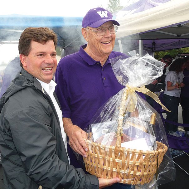 A salute to Colonel Dawg - UW Tyee Club