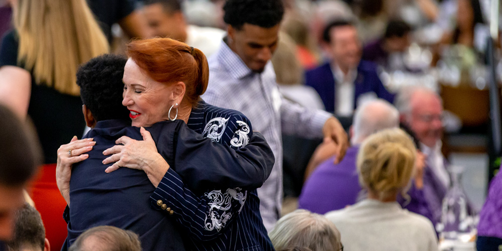 ‘Hug your scholarship donors, Huskies!’ - UW Tyee Club